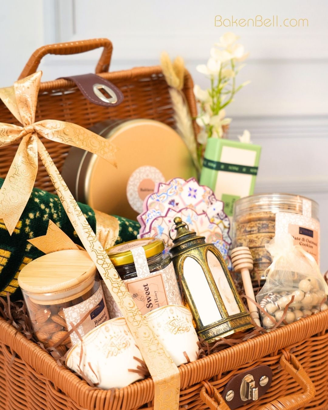 Luxury Emirati Hamper - Bake & Bell
